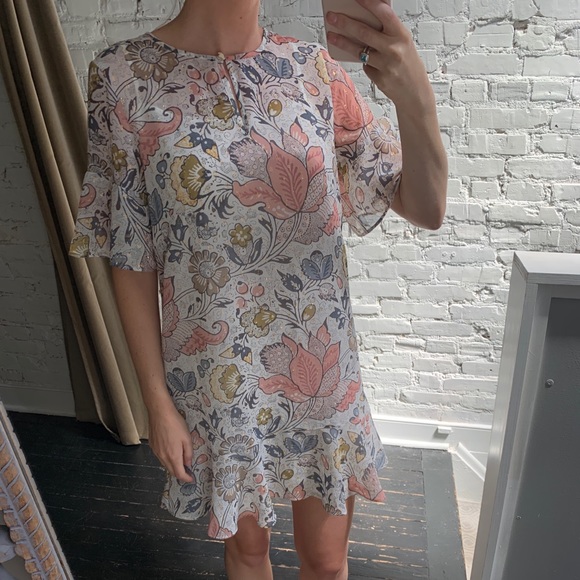 LOFT | Dresses | Loft Floral Keyhole Ruffle Shift Dress Like New | Poshmark
